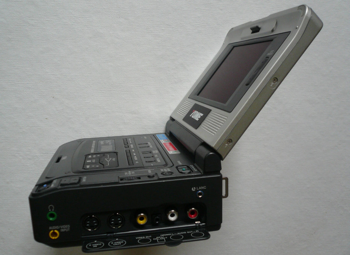 Sony GV-D800e pal system digital8 video walkman , plays 8mm, Hi8 Pal ...